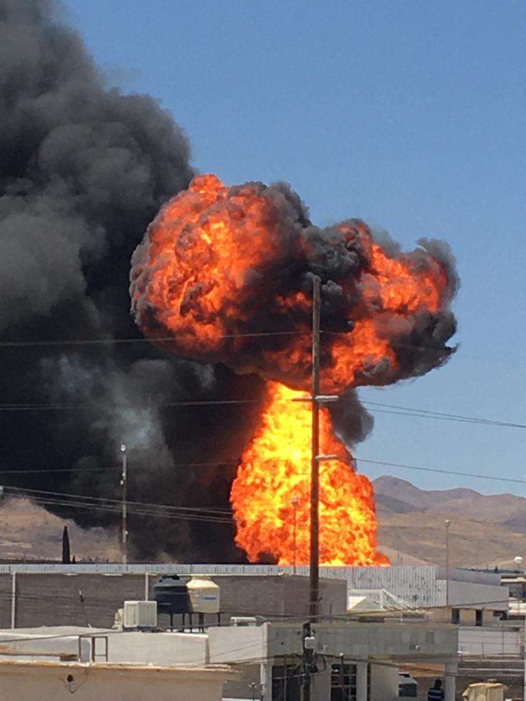 Explosiones, incendio y terror en complejo industrial | El Bordo