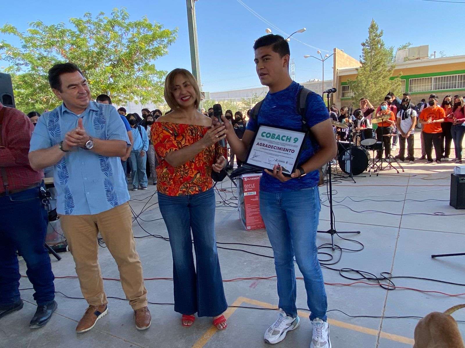 Agradece Ecología a estudiantes del Cobach 9 por donación de croquetas ...