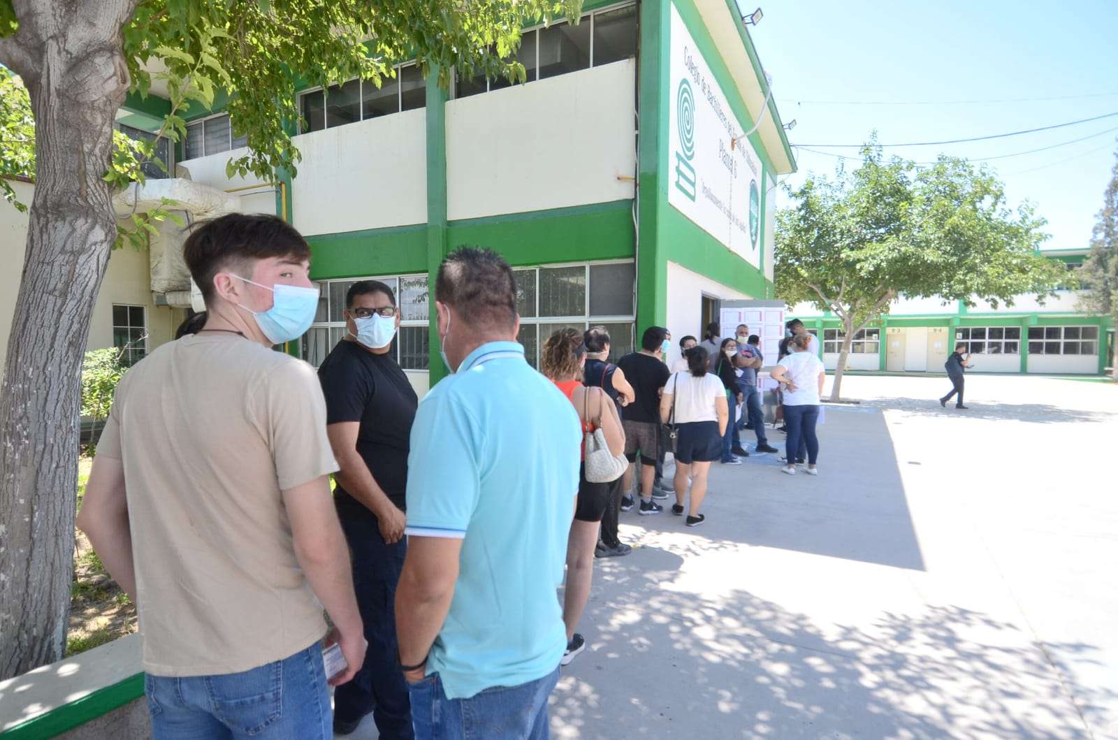 Largas filas para votar presupuesto participativo en Bachilleres 6 | El ... Largas filas para votar presupuesto participativo en Bachilleres 6 | El ...