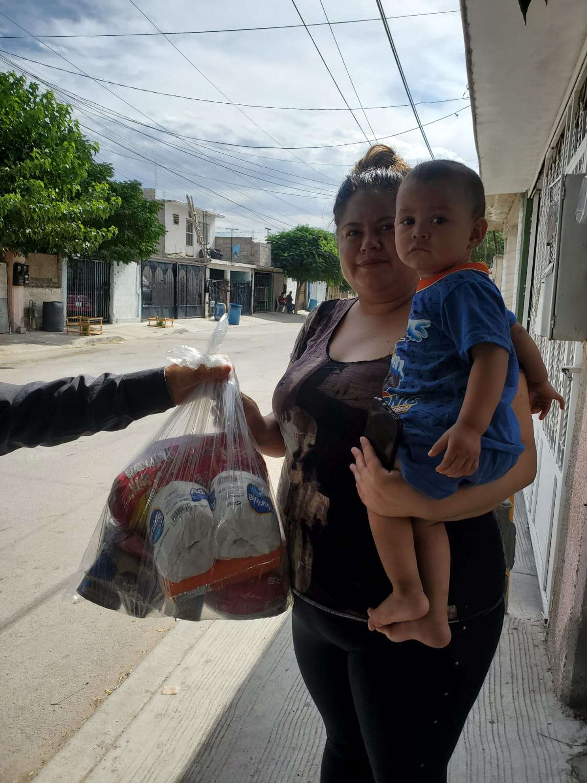 Entregan apoyos alimentarios en el sur de la ciudad | El Bordo