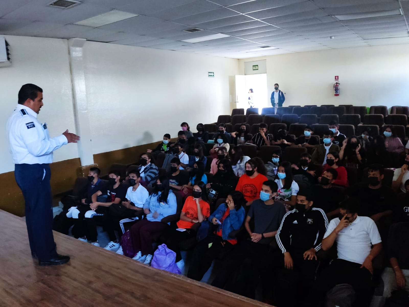 El valor de usar cruces peatonales; concientizan a estudiantes de ...