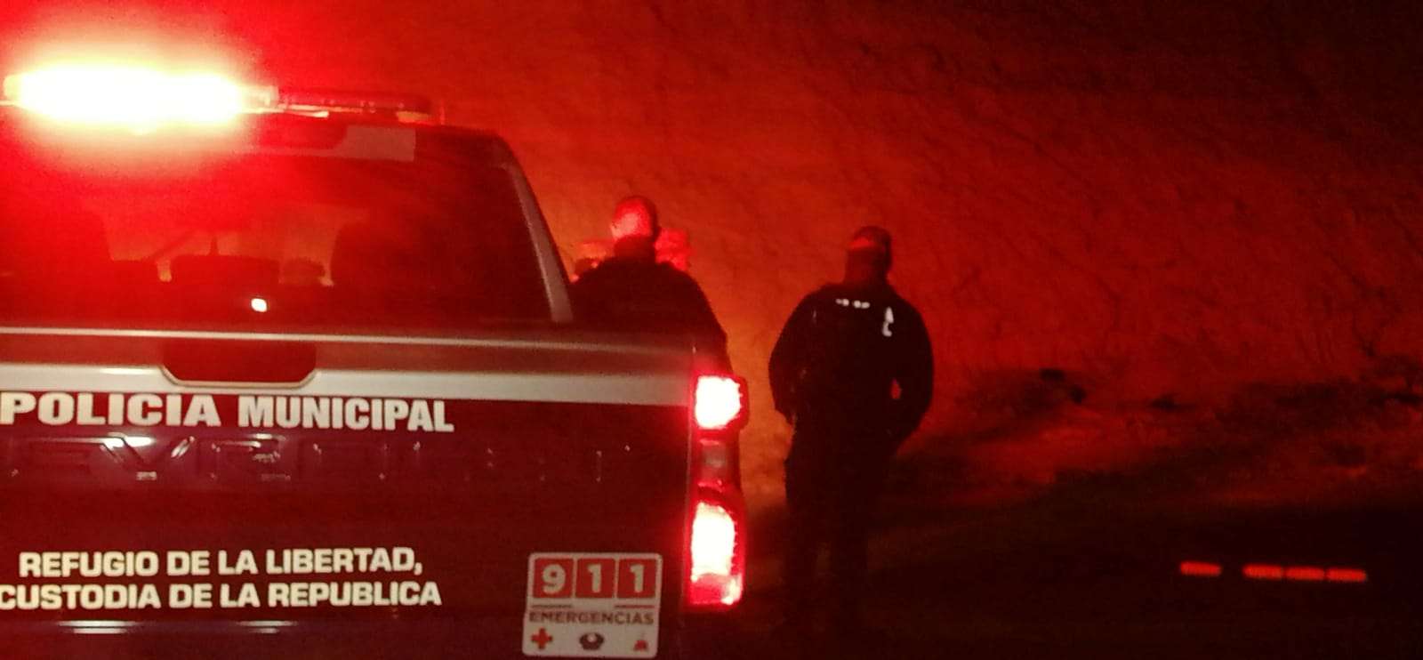 Tras Persecución Arrestan A Tres Sujetos Que Tiraron Cadáver En Camino