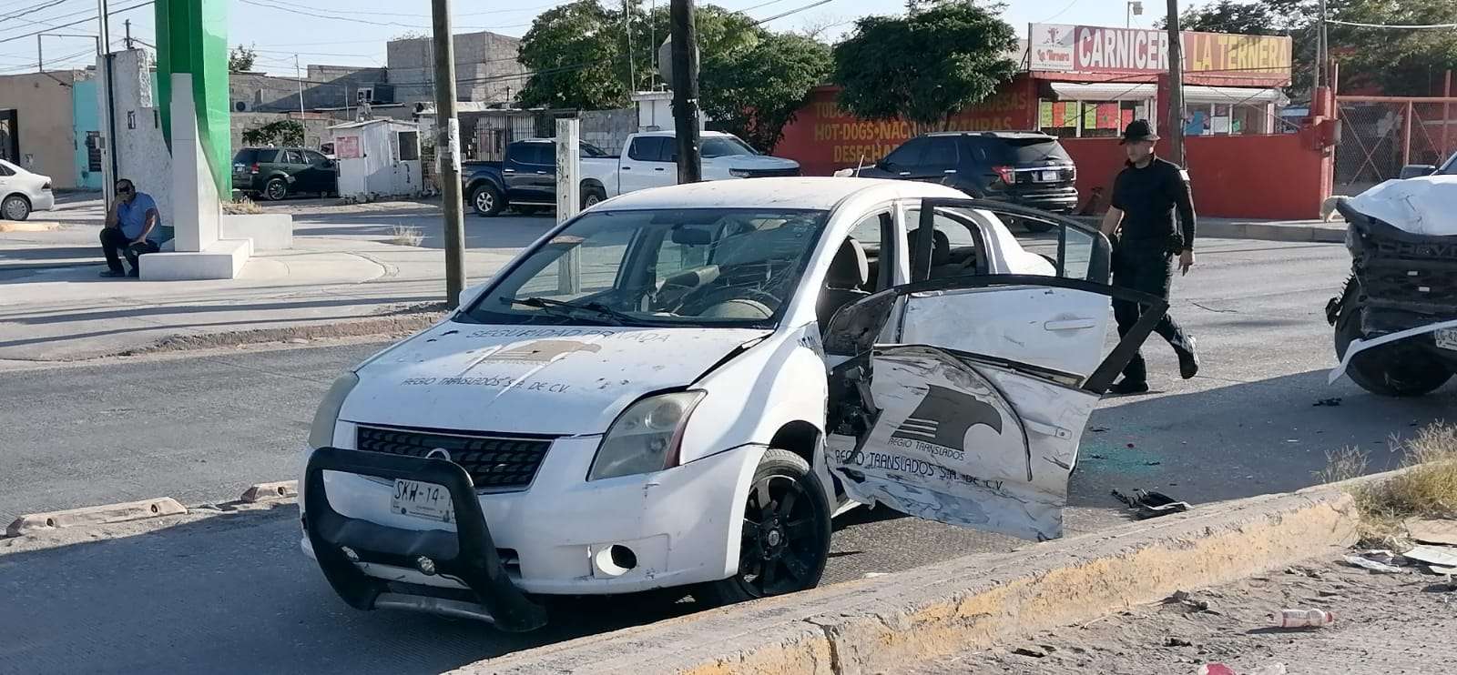 Choca unidad de la Fiscalía contra un carro de traslados | El Bordo Choca unidad de la Fiscalía contra un carro de traslados | El Bordo