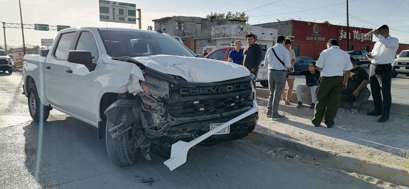 Choca unidad de la Fiscalía contra un carro de traslados | El Bordo Choca unidad de la Fiscalía contra un carro de traslados | El Bordo