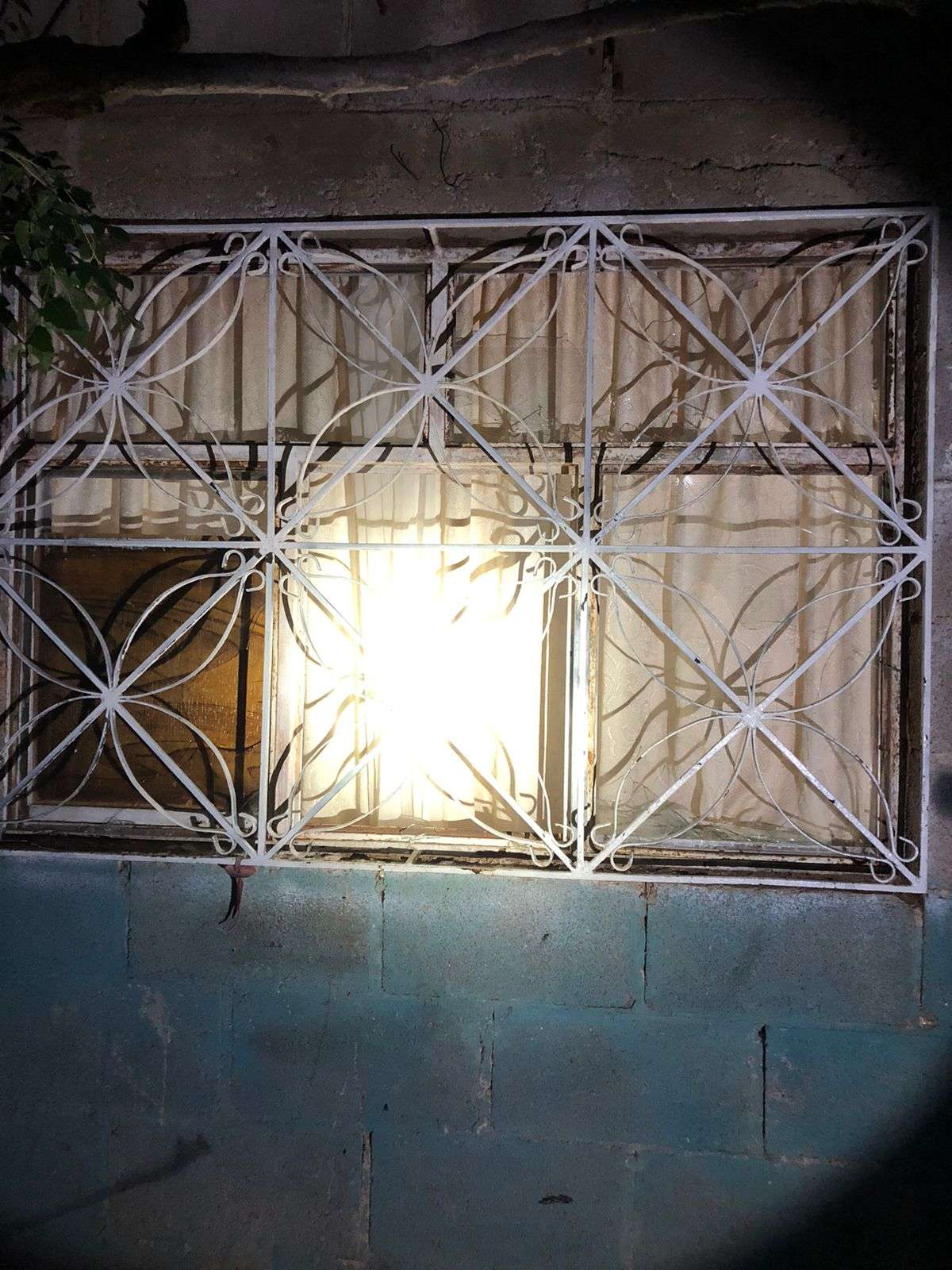 Le quiebran su exnuera y una amiga los vidrios de su casa | El Bordo