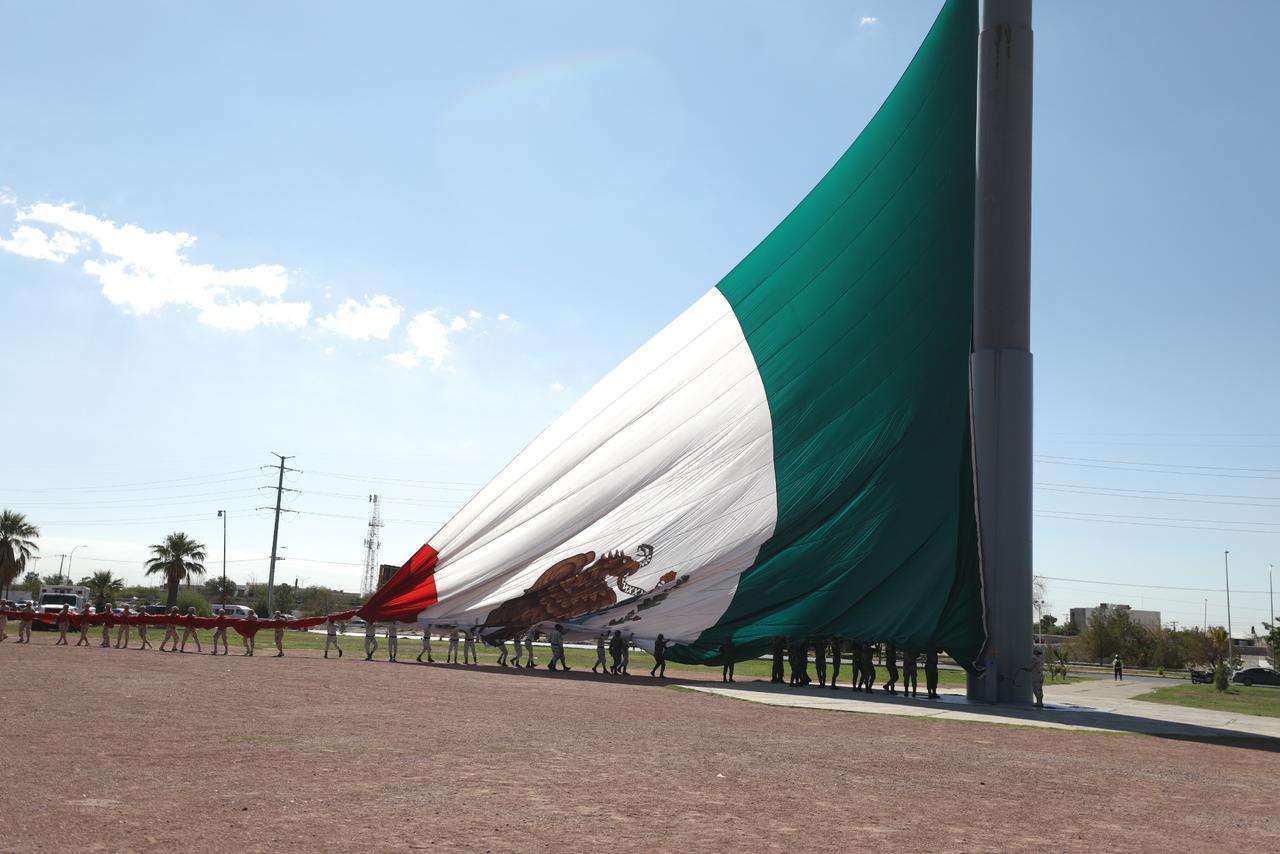 Izan la mega bandera para celebrar el mes patrio | El Bordo