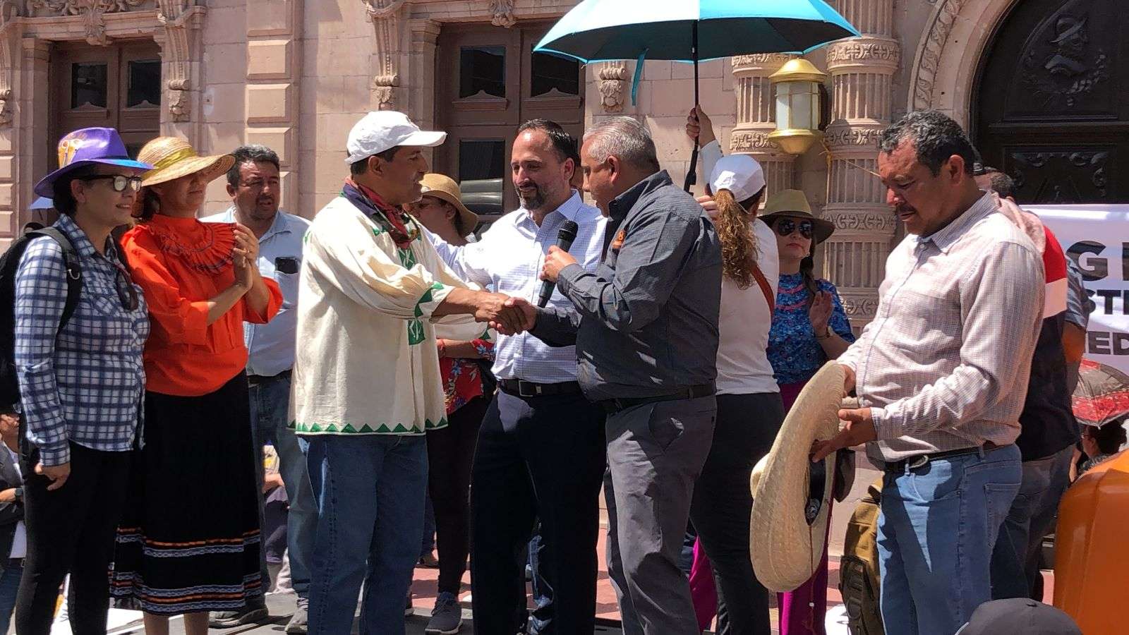 Nombran oficialmente a Marco Parra como titular de Educación Indígena ...