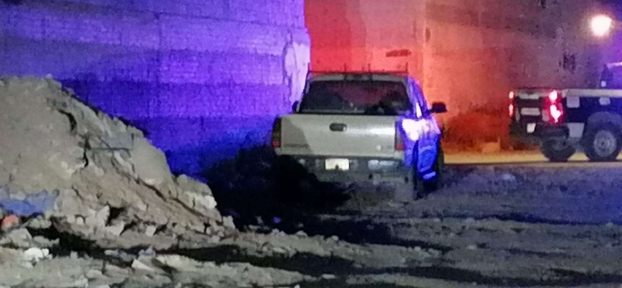 Hallan cadáver en camioneta abandonada en el km 20 | El Bordo