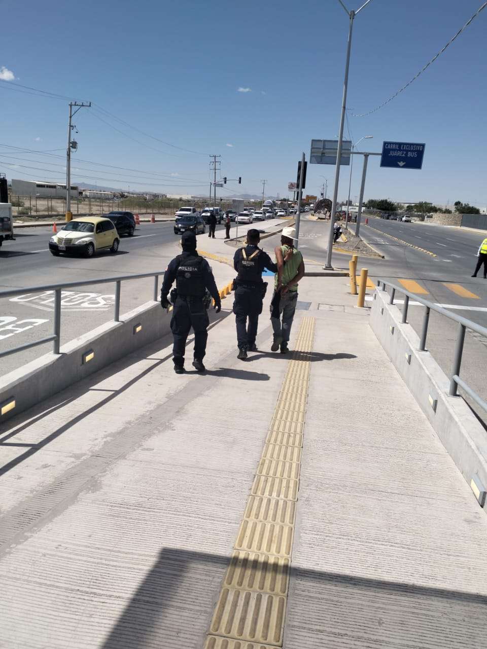 Lo detienen por agredir a pasajeros y grafitear unidad nueva del BRT | El Bordo