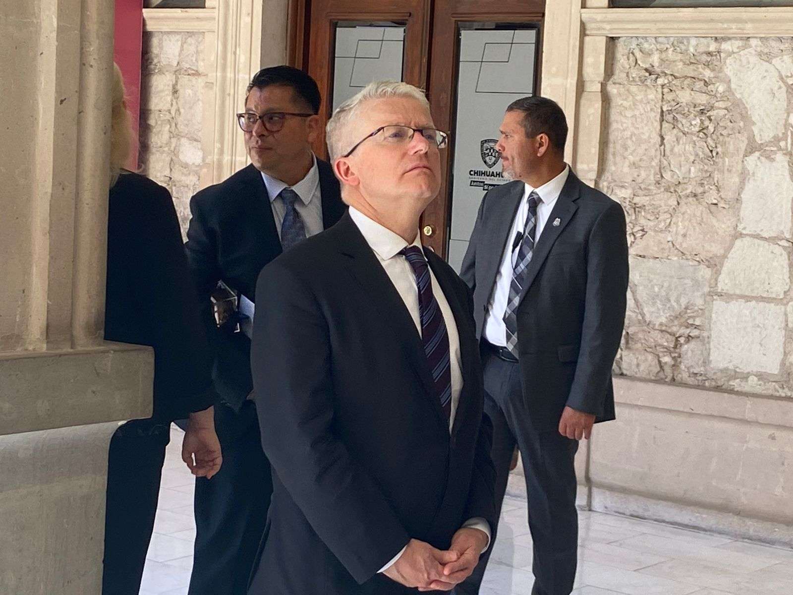 Recorre cónsul Rafael Foley Palacio de Gobierno | El Bordo