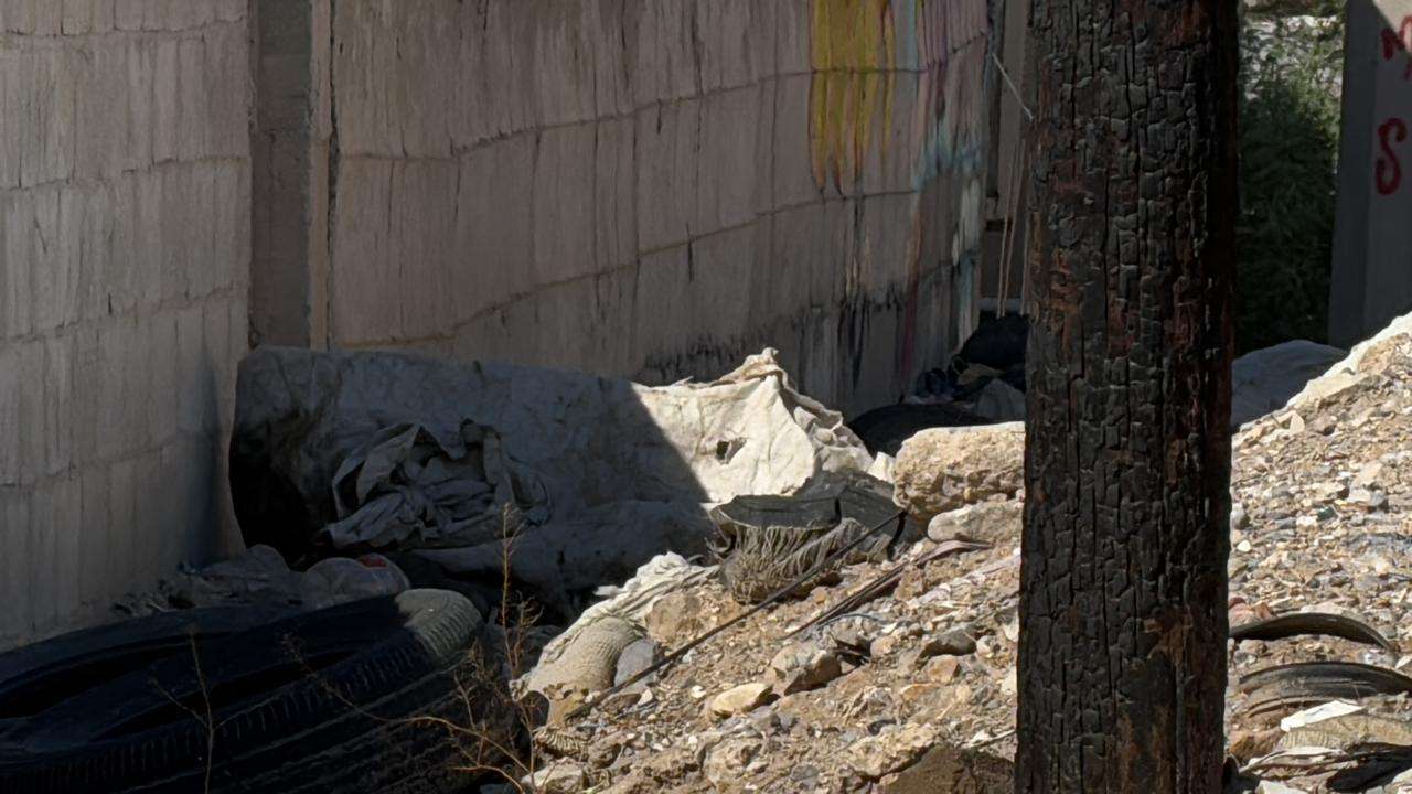 Dejan cadáver envuelto en una lona en la colonia Azteca | El Bordo