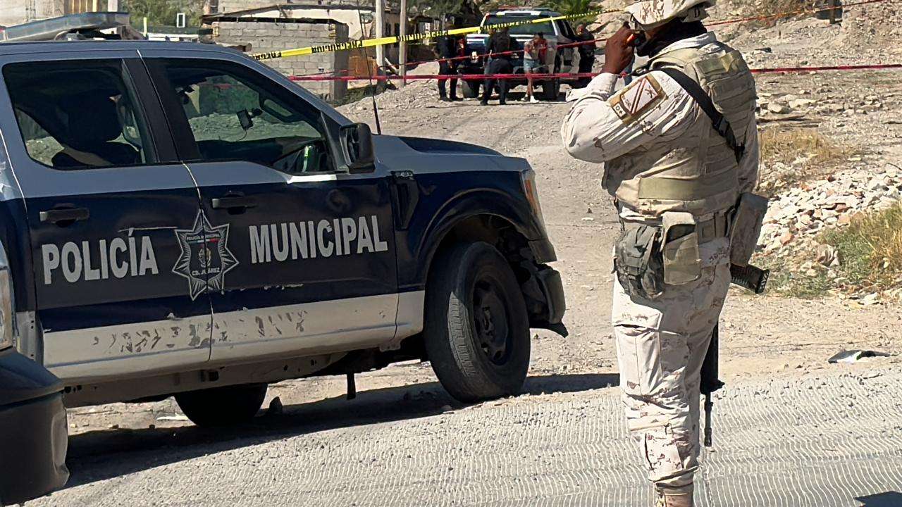 Dejan cadáver envuelto en una lona en la colonia Azteca | El Bordo