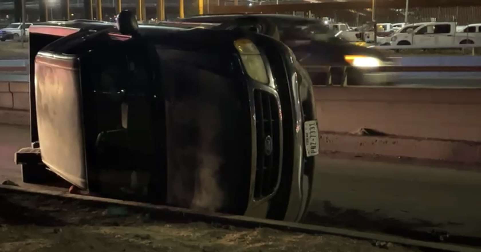 Mujer resulta lesionada en volcadura | El Bordo