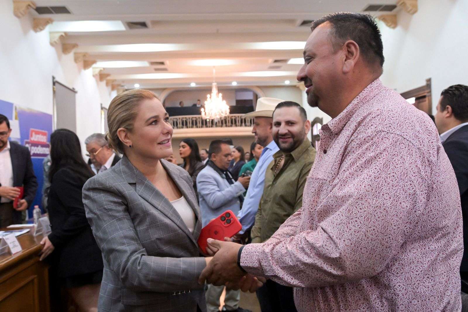 Refrenda Maru voluntad de trabajar con alcaldes electos | El Bordo