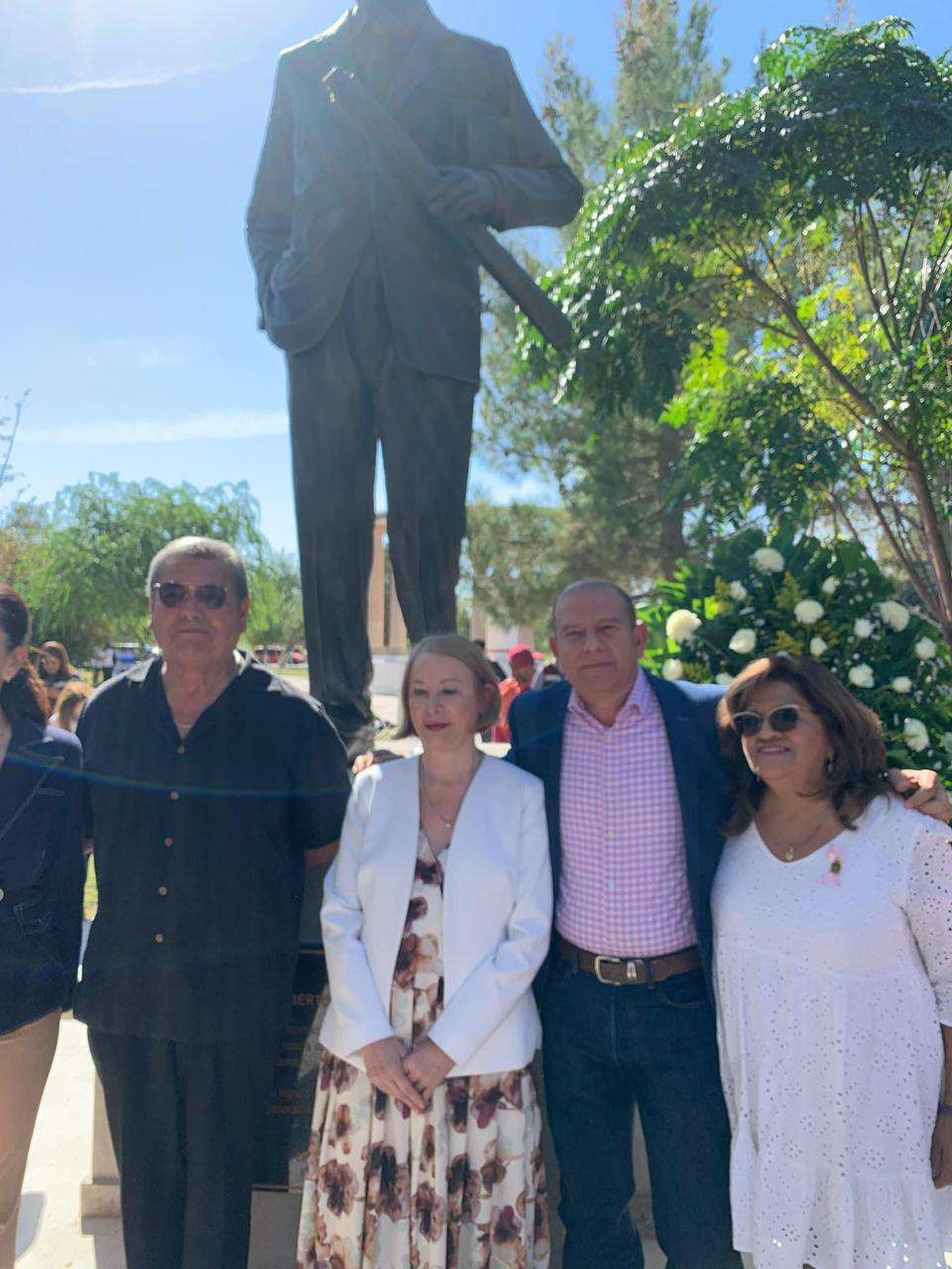 Develan aquí monumento a Heberto Castillo | El Bordo