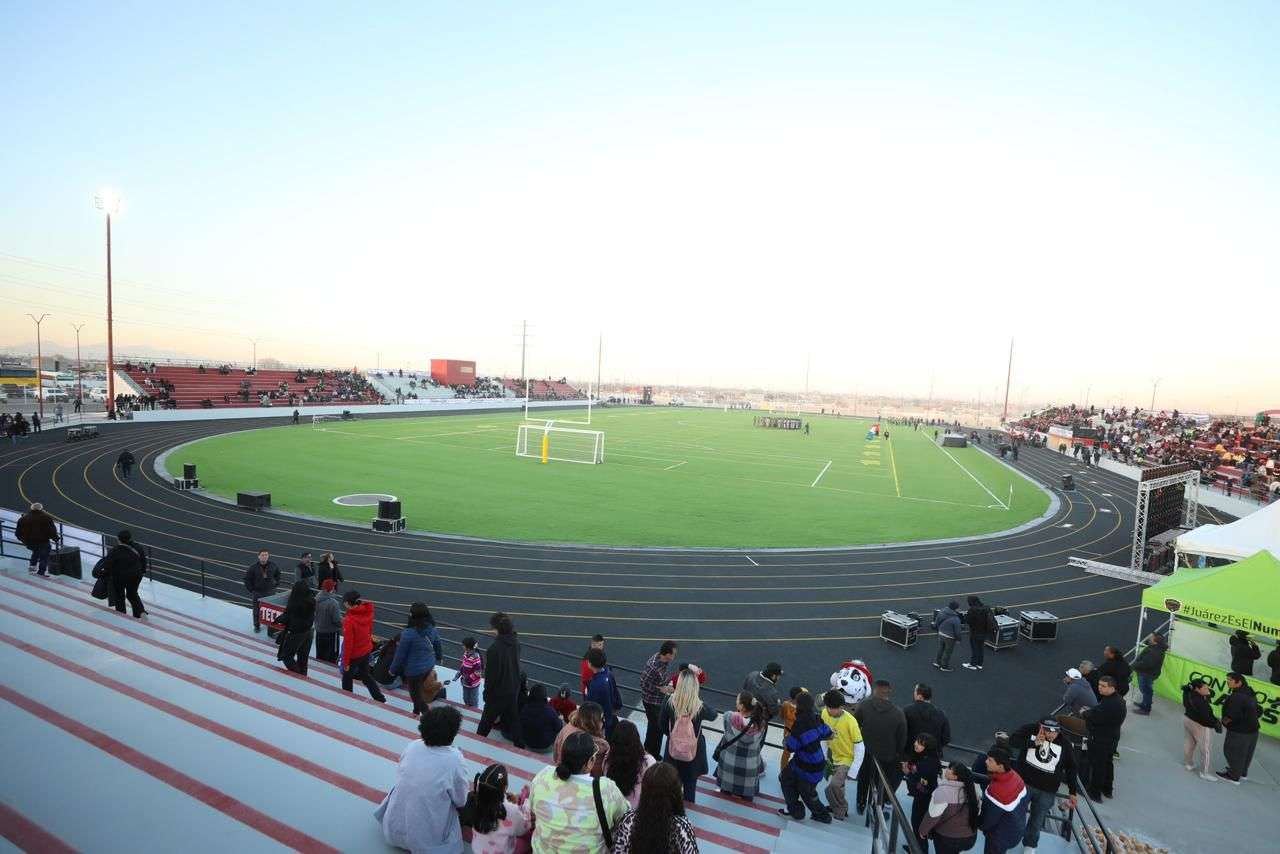 Inauguran el Estadio 8 de Diciembre | El Bordo