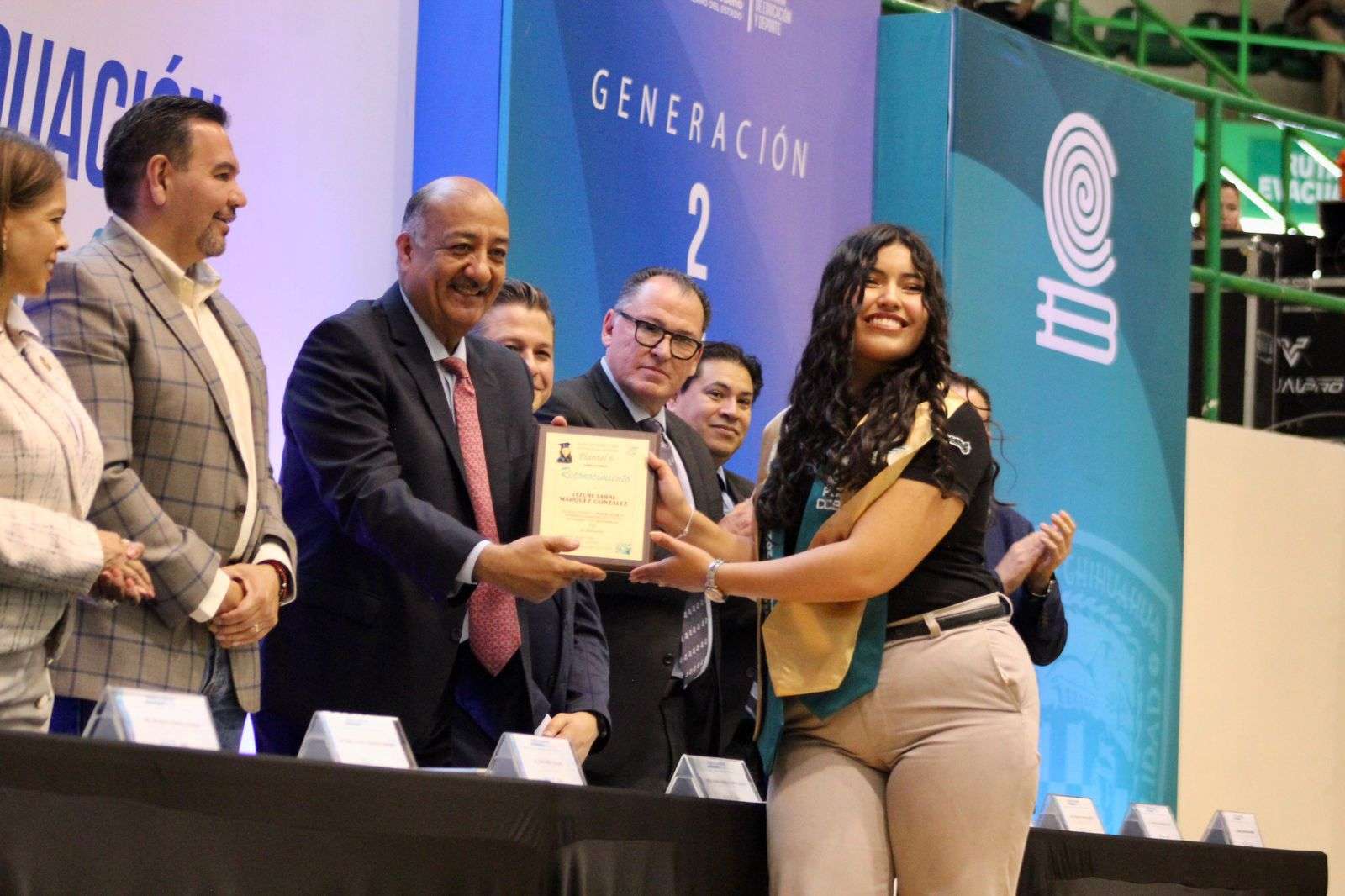 Se gradúan más de mil estudiantes del COBACH 5 y 6 | El Bordo