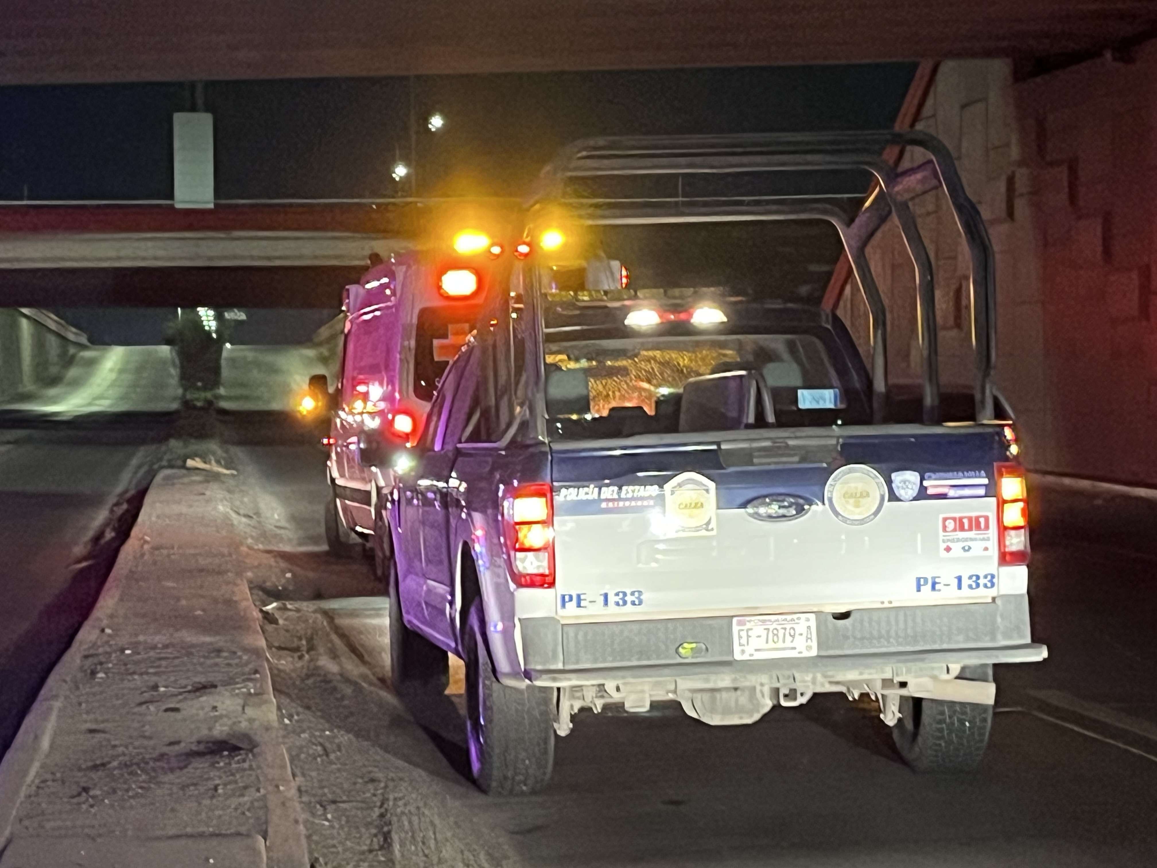 Mujer resulta lesionada tras lanzarse de un puente en la carretera Panamericana | El Bordo