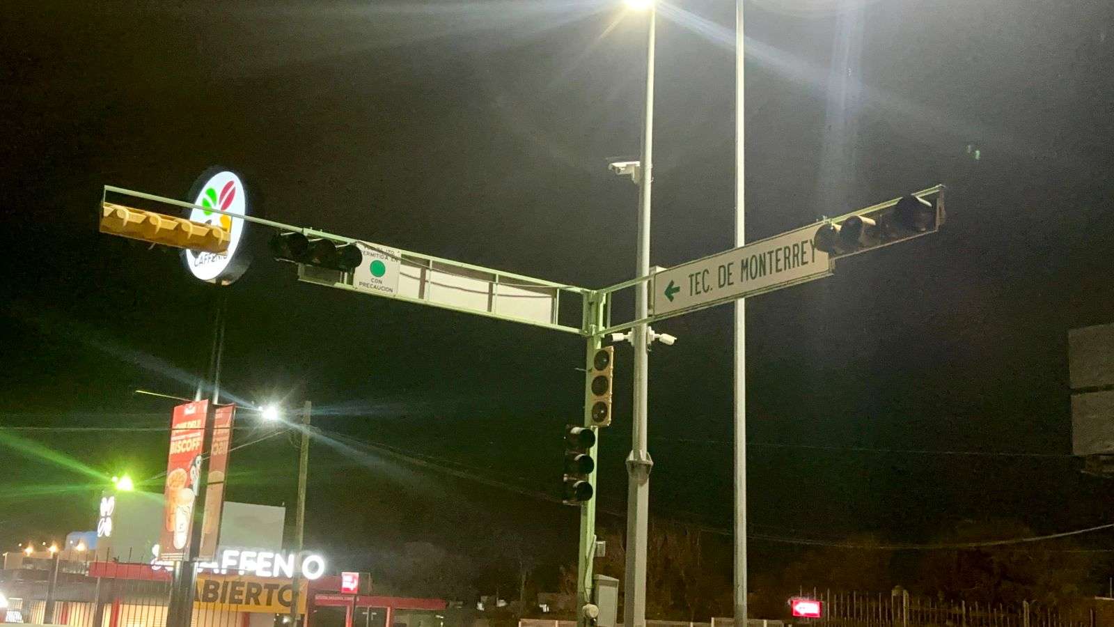 Persiste falla de semáforos a dos meses en la Heroico Colegio Militar ...